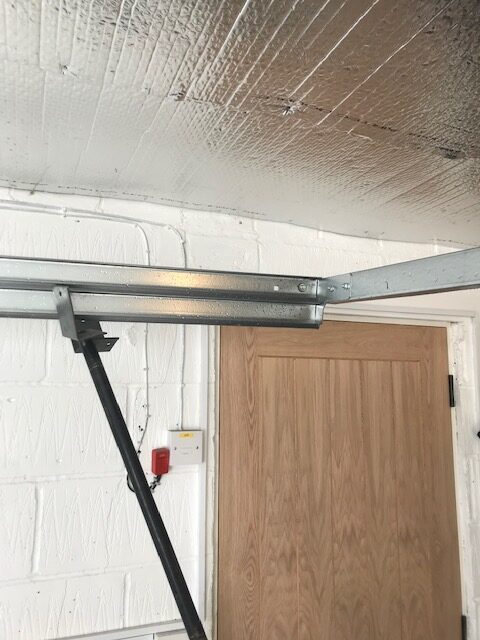 Step by Step Installation of a Side Sprung Wisniowski Sectional Garage ...
