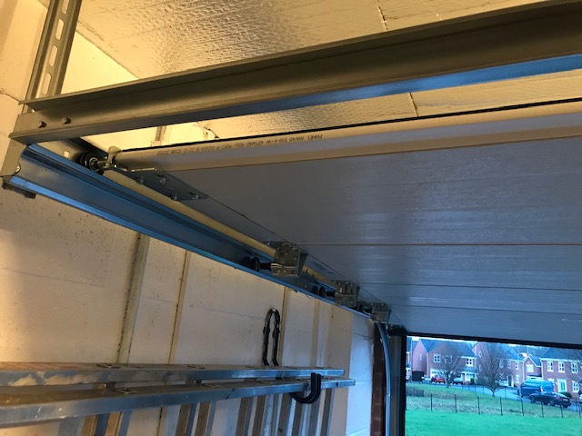 Step by Step Installation of a Side Sprung Wisniowski Sectional Garage ...