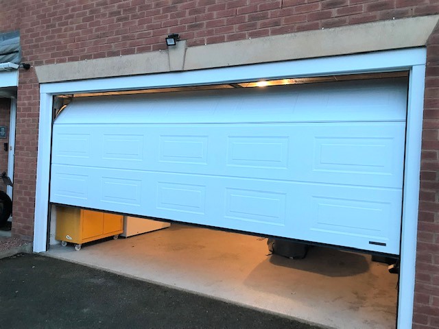 Step by Step Installation of a Side Sprung Wisniowski Sectional Garage ...